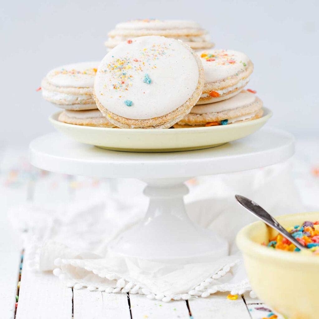 Fruity PEBBLES ™ Cereal Milk Macarons - Fresh Flavorful