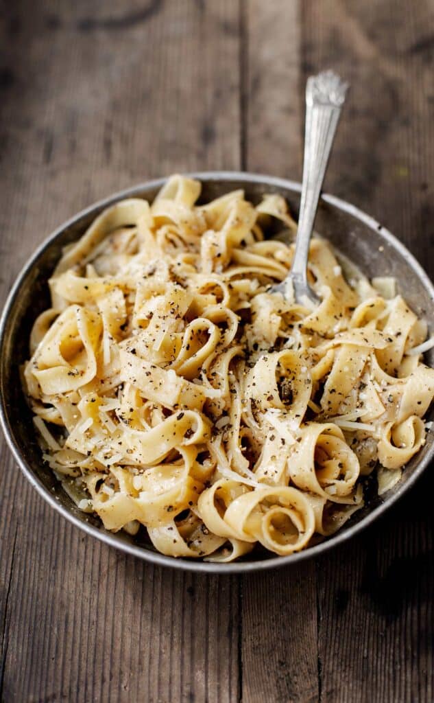 Super Simple Salt and Pepper Pasta Sauce - Fresh Flavorful
